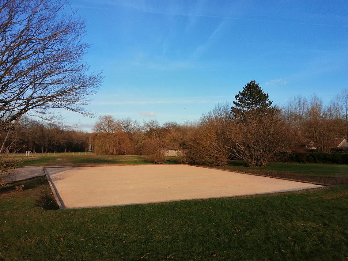 Équipements (couverts et en plein air) - Gambais (78)