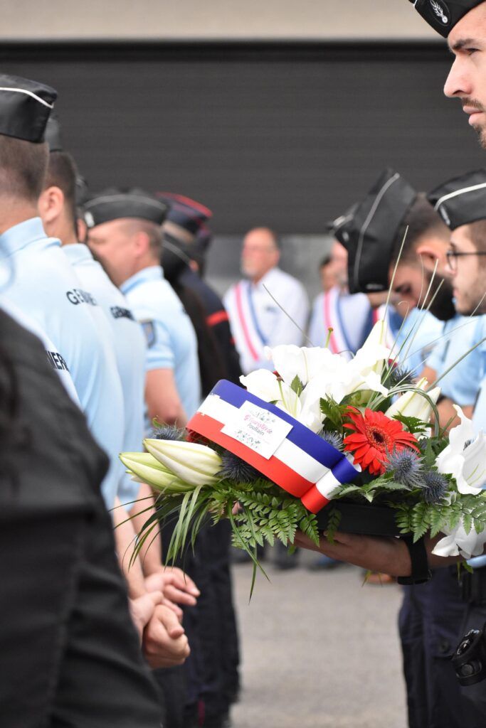 Hommage au gendarme Eric Comyn - Gambais (78)